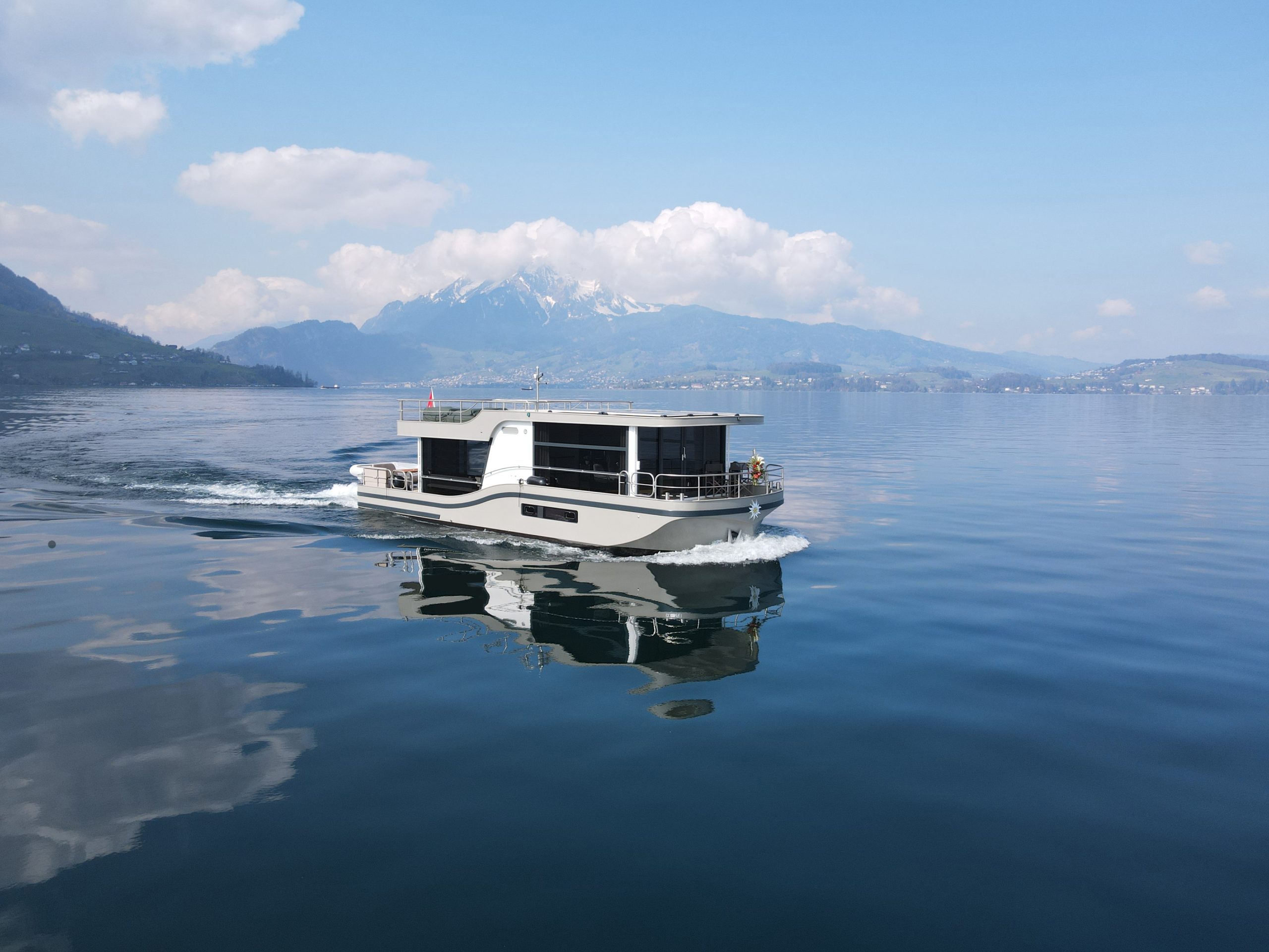 CH Explorer 1500 'Ibiza' - Cruising Home